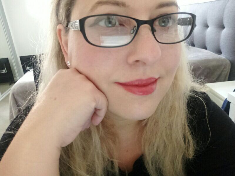 Working girl (F)43 | Scrolller