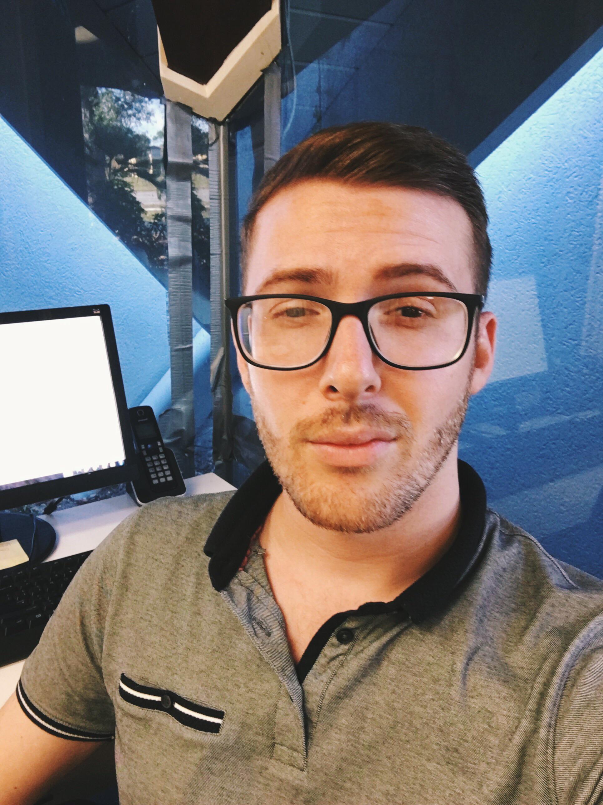 Working hard 👍 | Scrolller