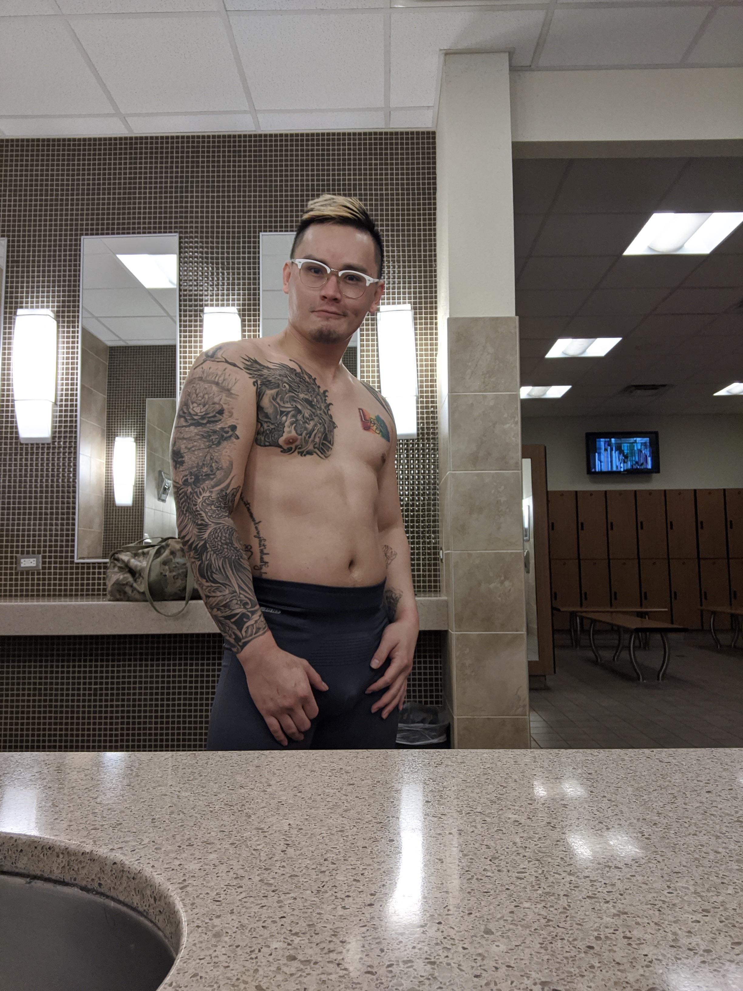 Working on getting the right side of my body completely inked | Scrolller