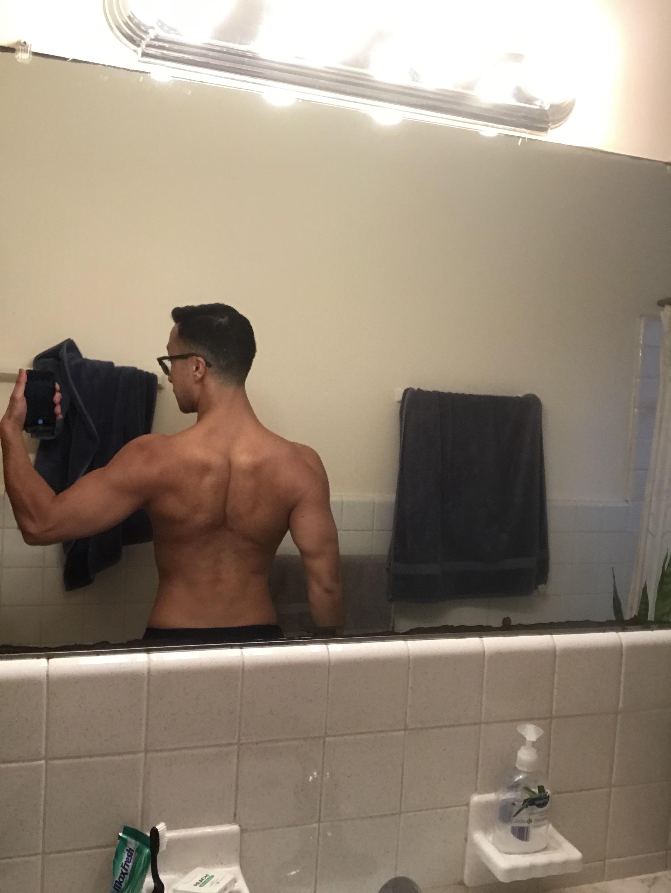 Working on those back gainz | Scrolller