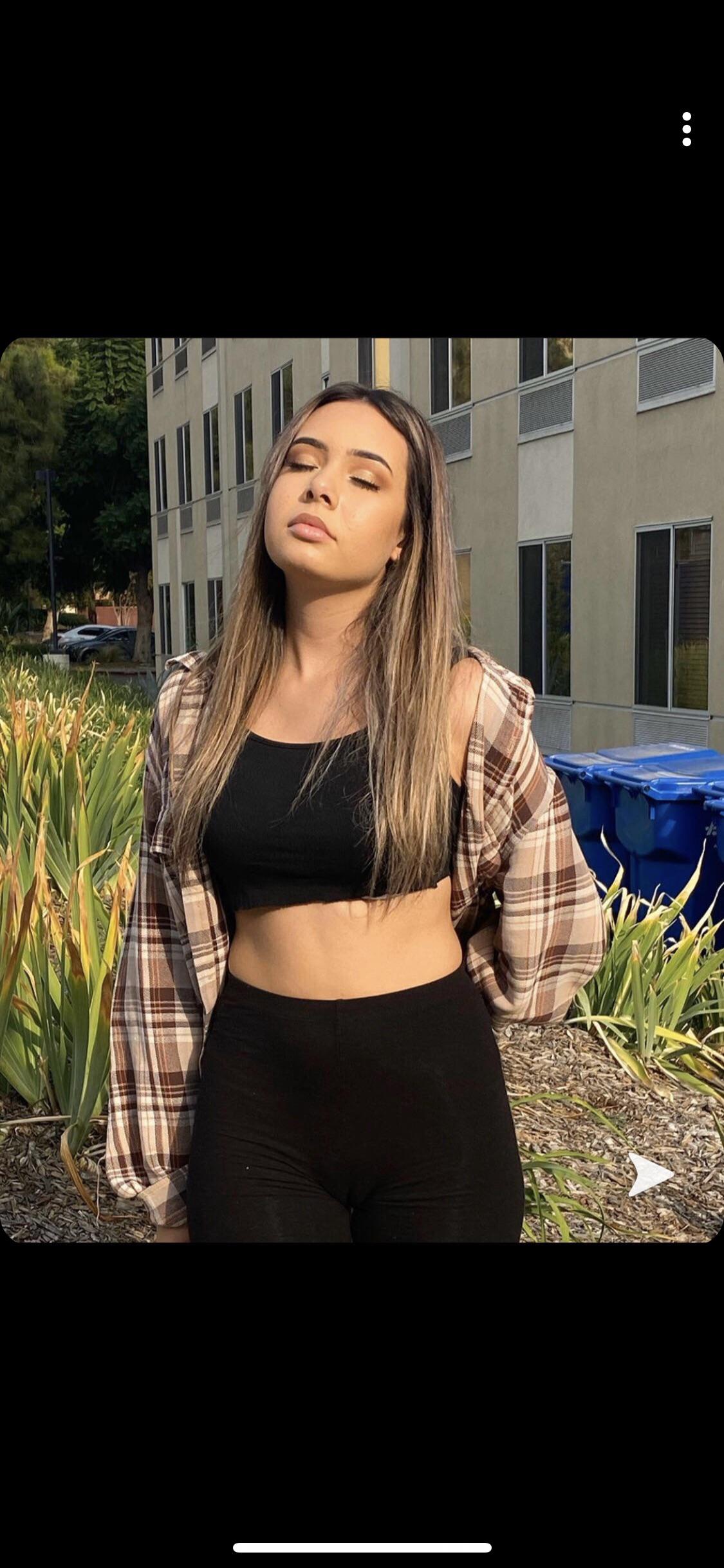 Would bury my dick in between | Scrolller