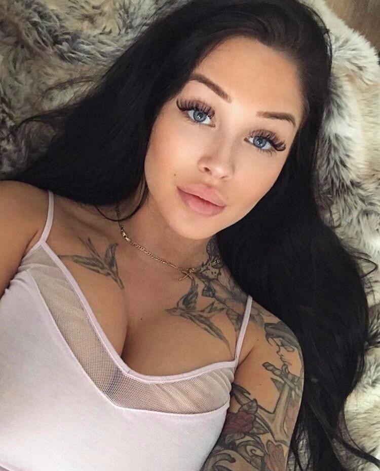 Would love to blow a load on that pretty face | Scrolller