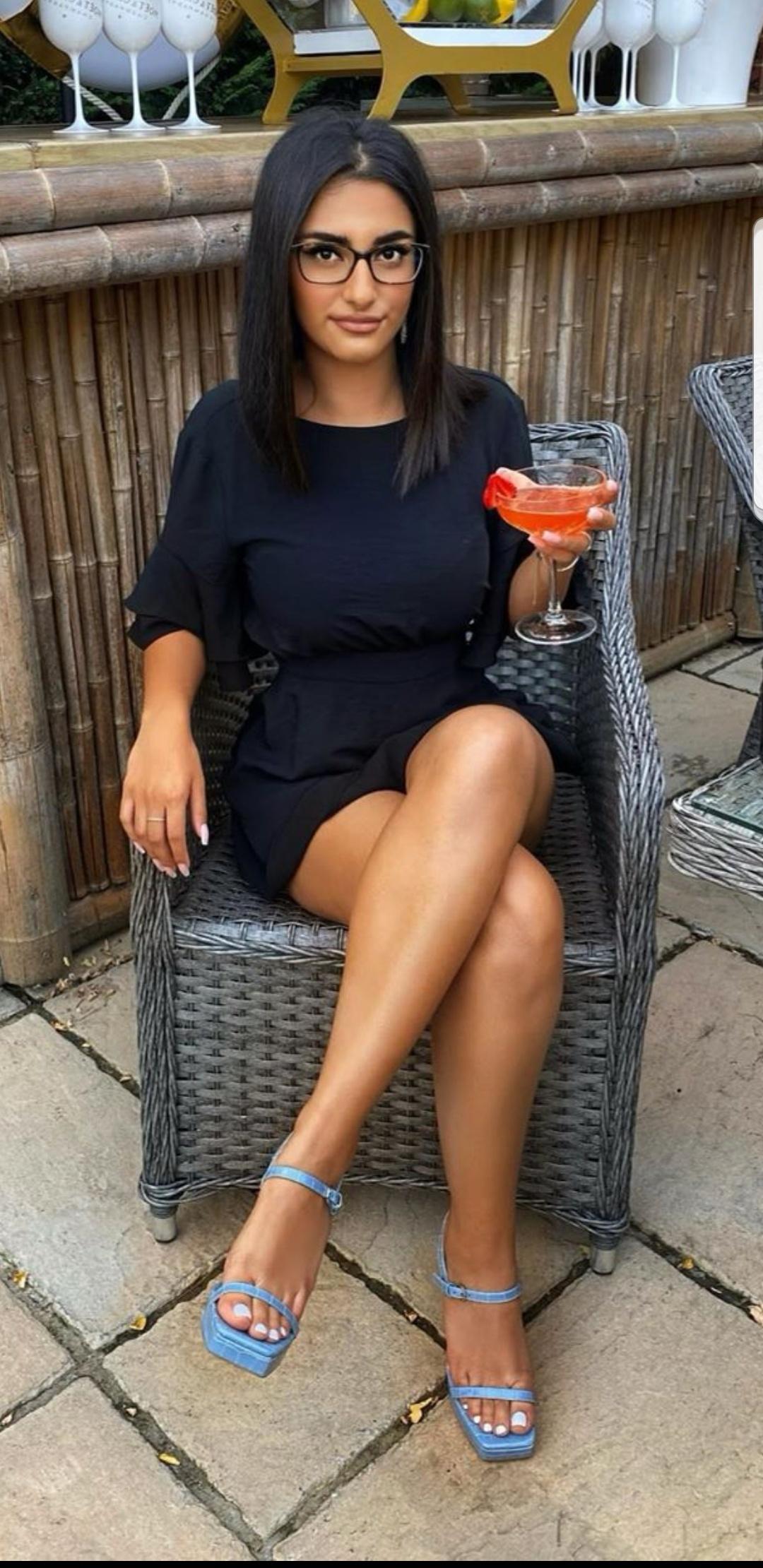 Would you bang a alcoholic nerd ? | Scrolller