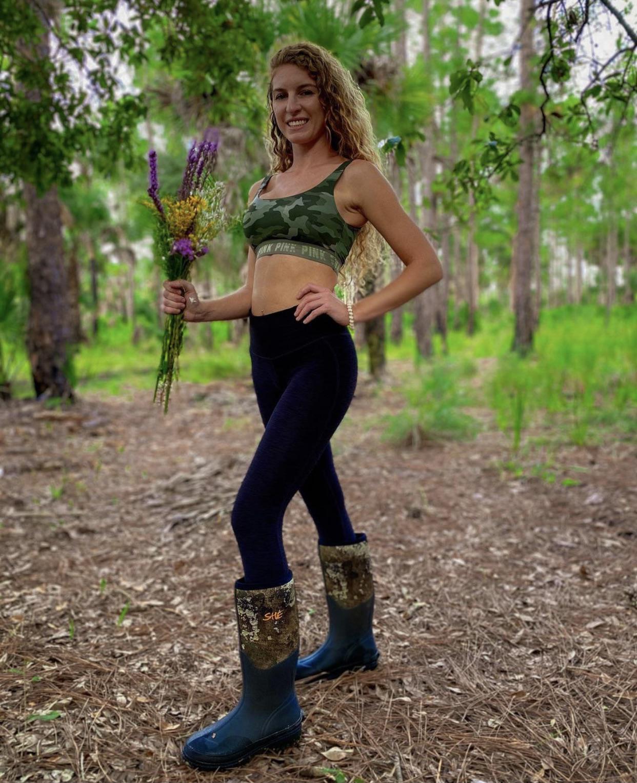 Would you go hunting hogs with her? | Scrolller