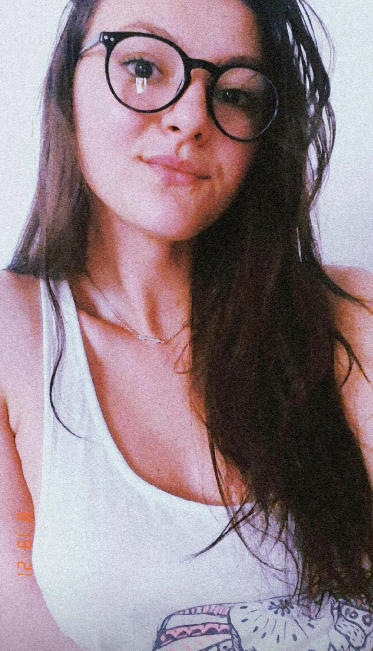 Would you slap your cock on this beauty's face? | Scrolller