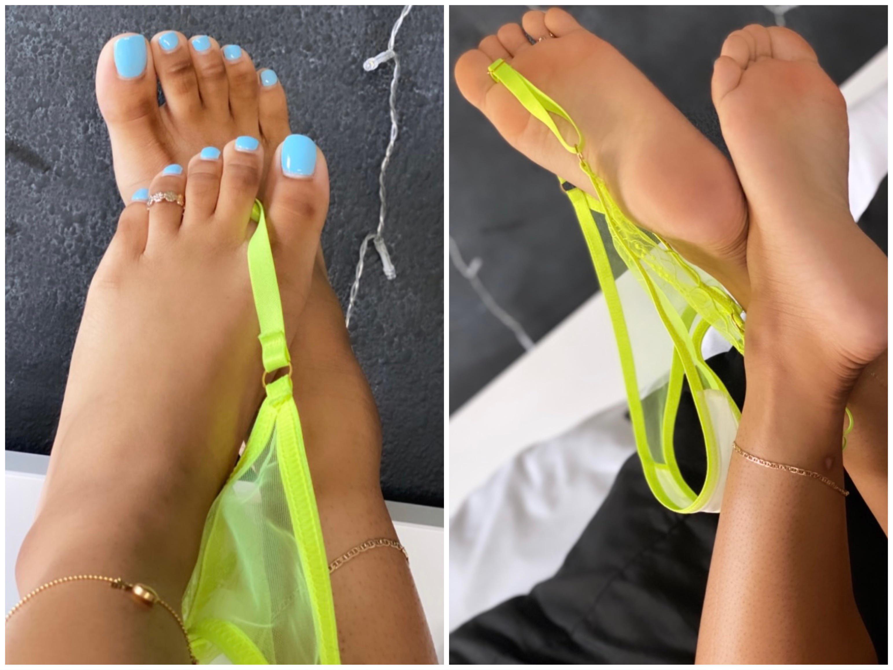 Would You Worship My Pretty Brown Feet Scrolller
