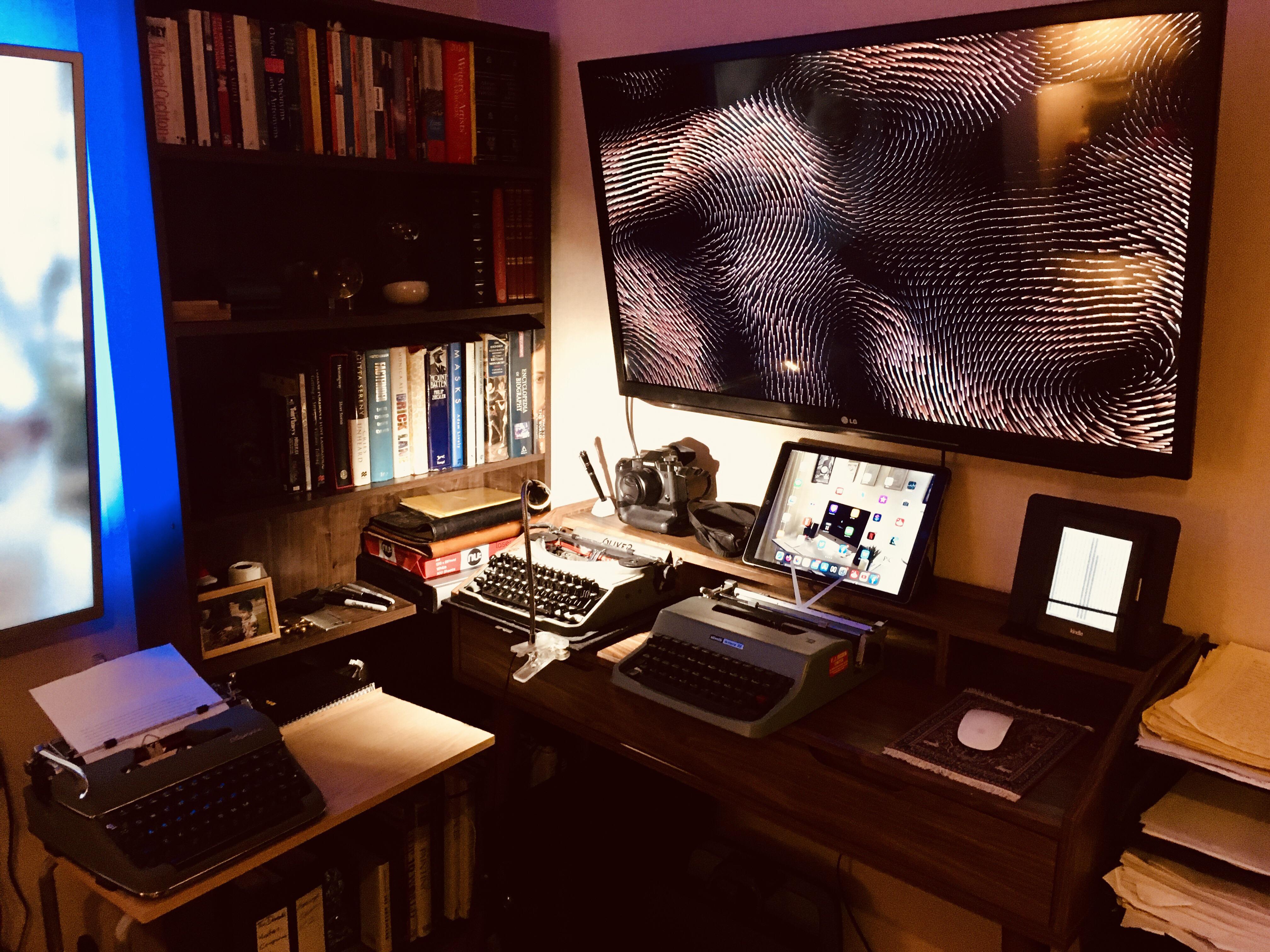 Writers Desk Scrolller Writers Desk Scrolller