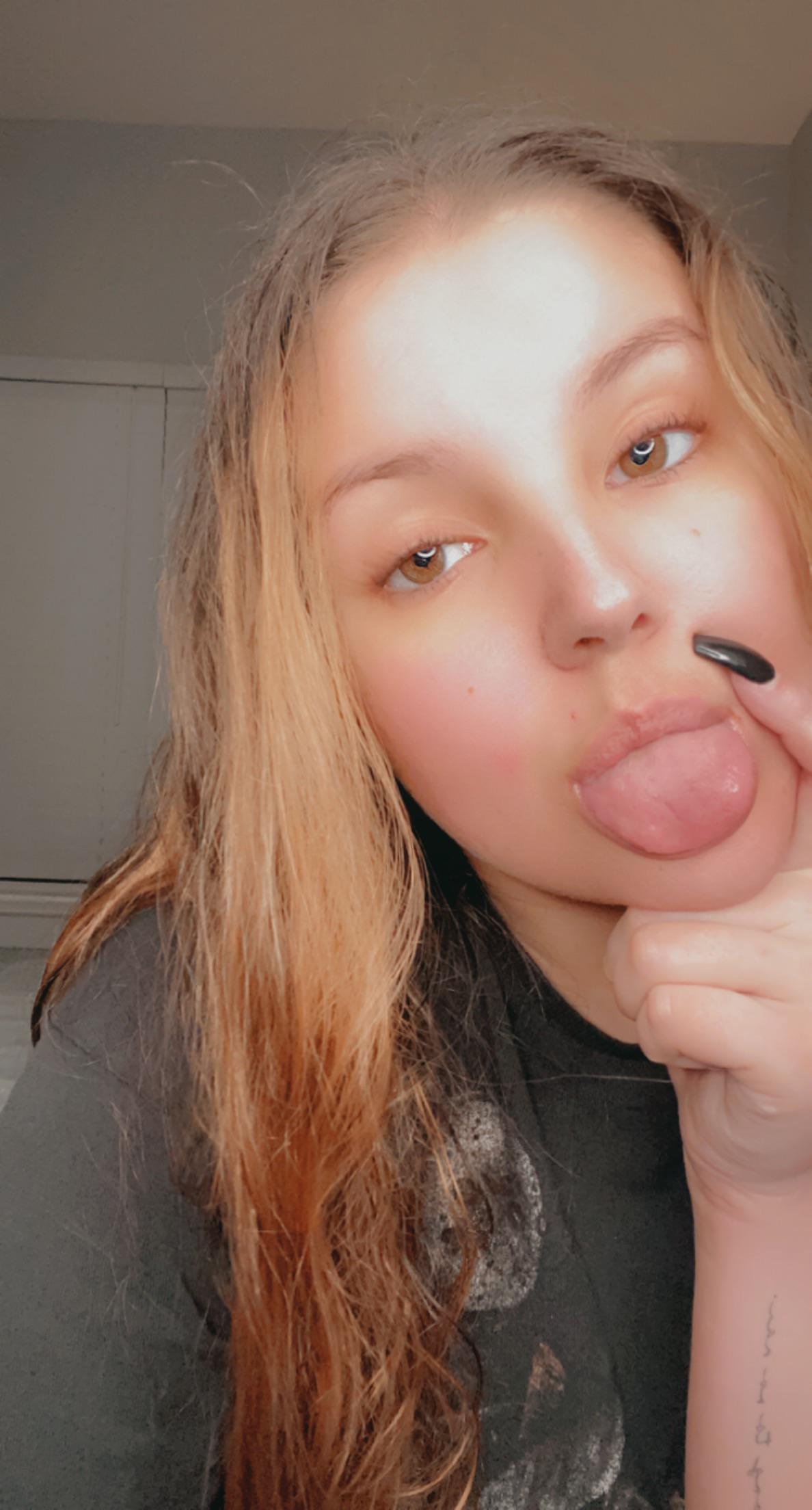 X-Files and chill? (F22) | Scrolller