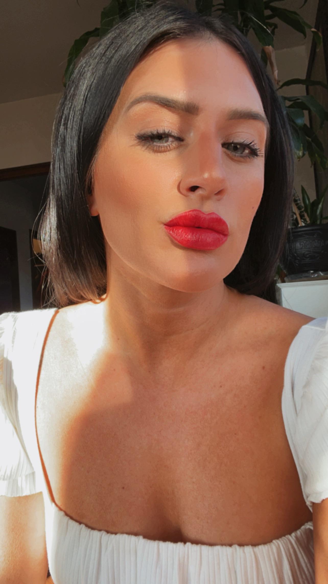 Xoxo - Gia | Scrolller