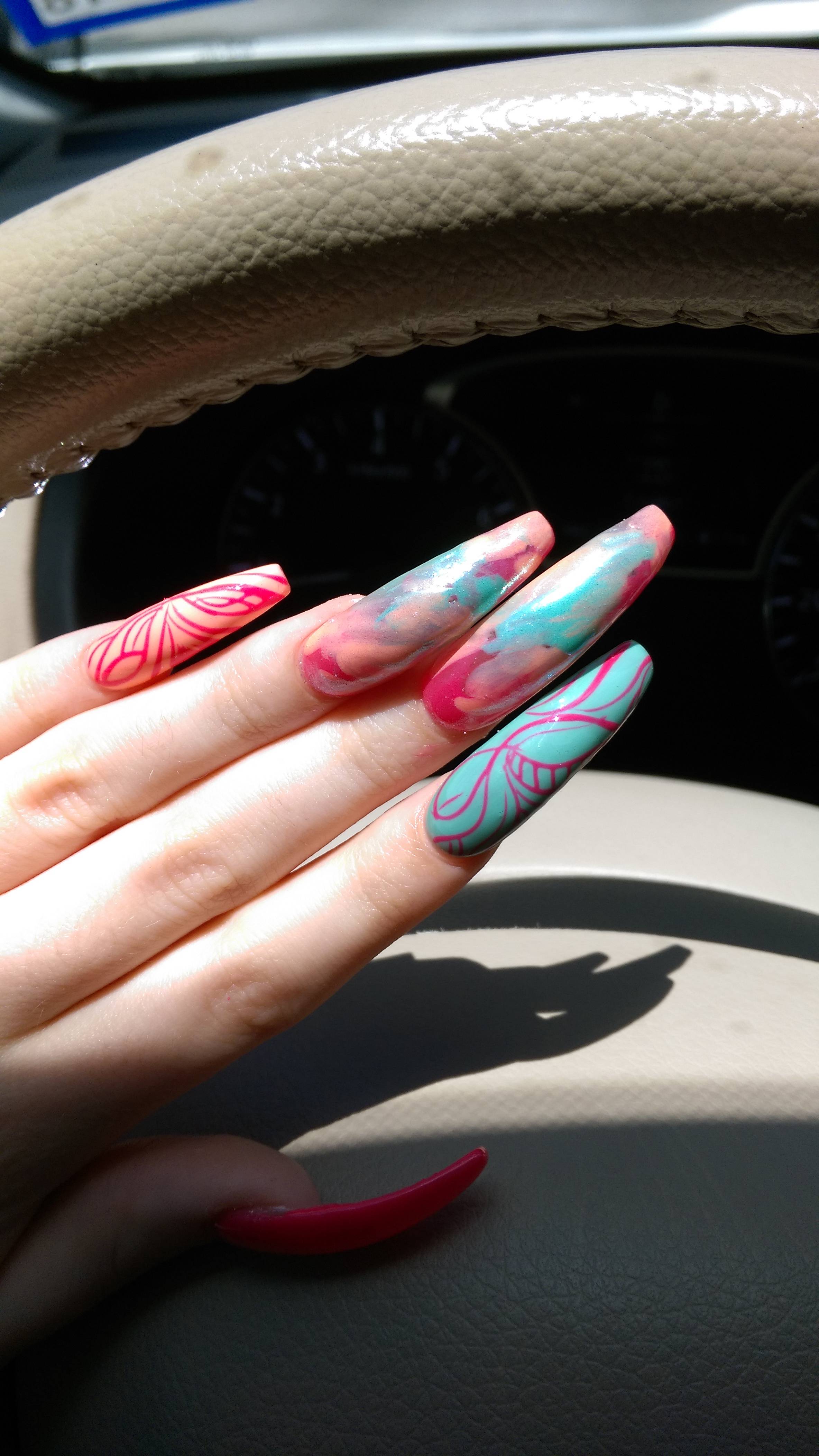 Y'all wanna see some ACTUAL long nails? | Scrolller