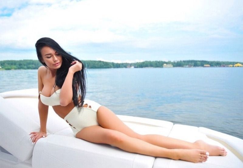 Yana Koshkina | Scrolller