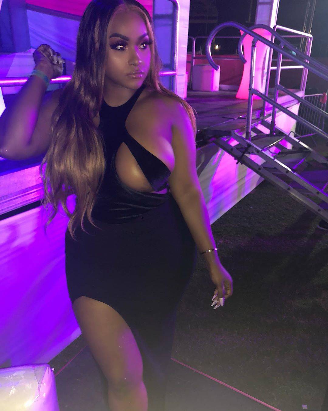 @Yaniquecurvydiva | Scrolller