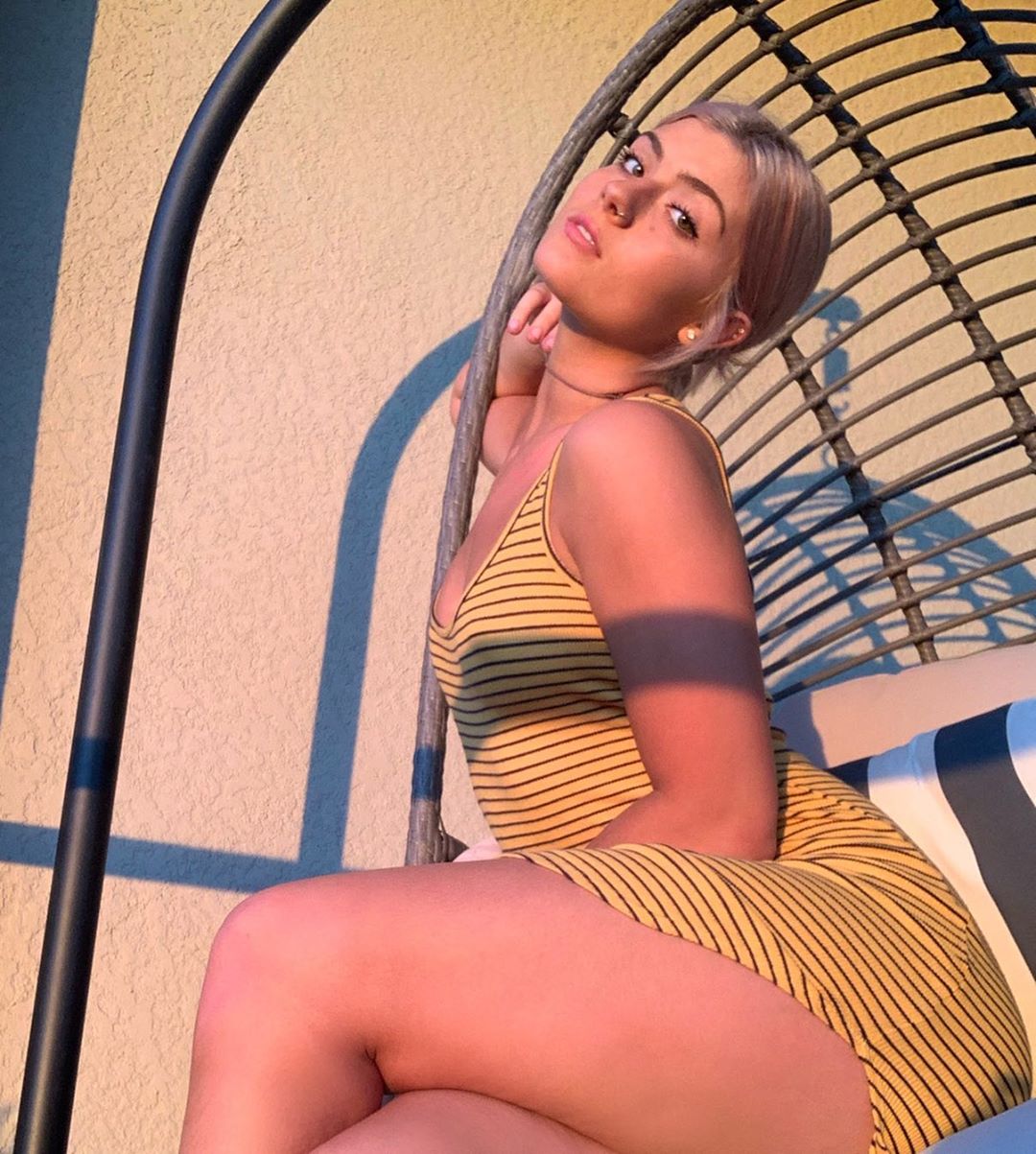 Yellow Dress #2 | Scrolller