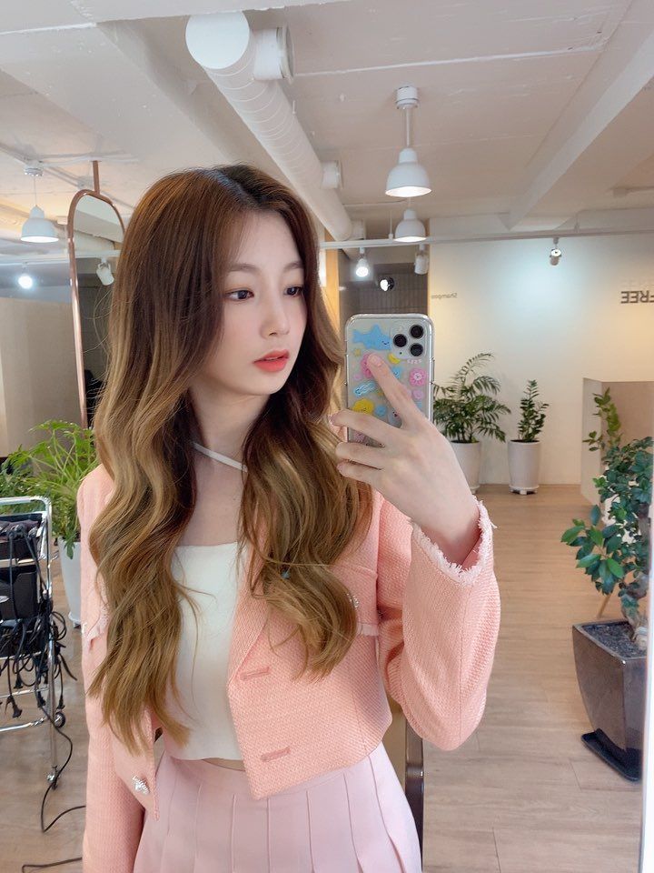 Yeonhee | Scrolller