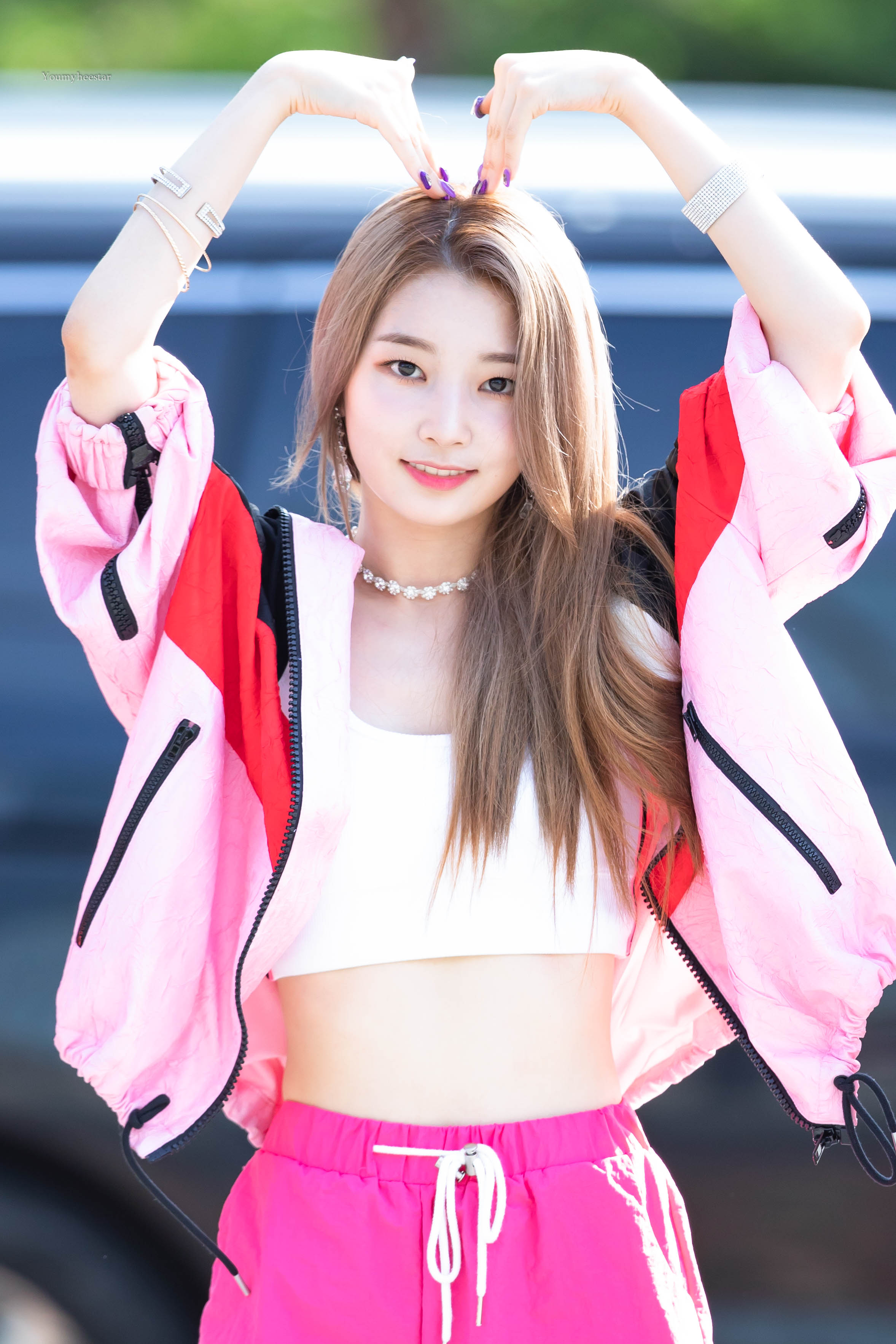 Yeonhee big heart | Scrolller