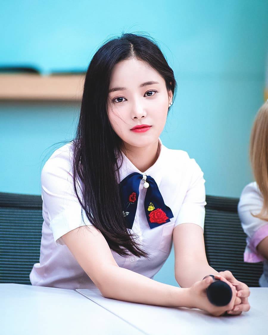 YEONWOO EVERYDAY | Scrolller