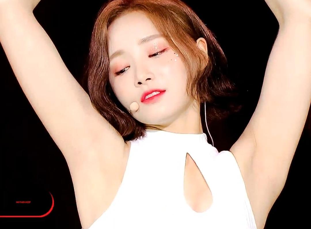 YeonWoo Wednesdays. Those pits ma | Scrolller