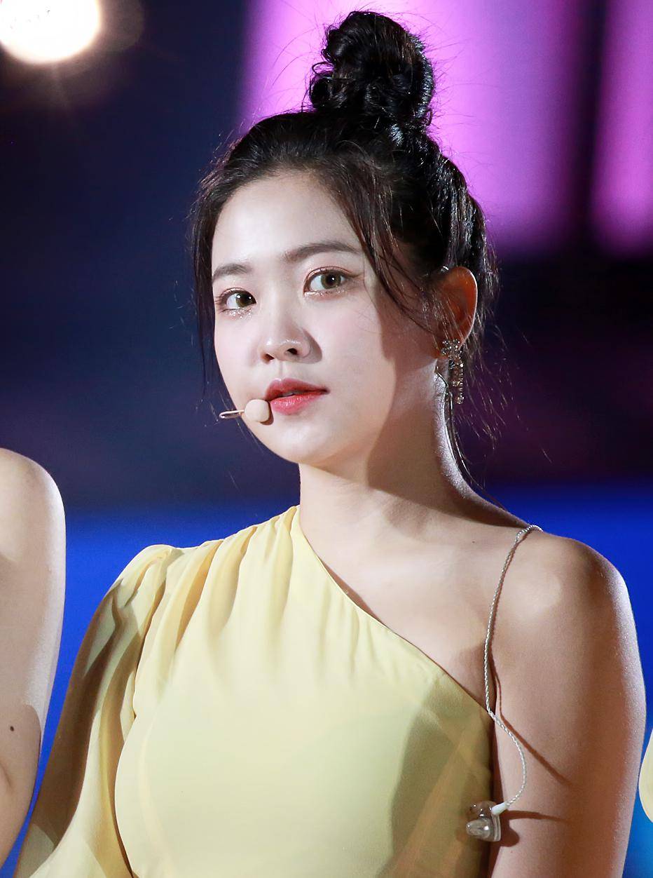 Yeri | Scrolller