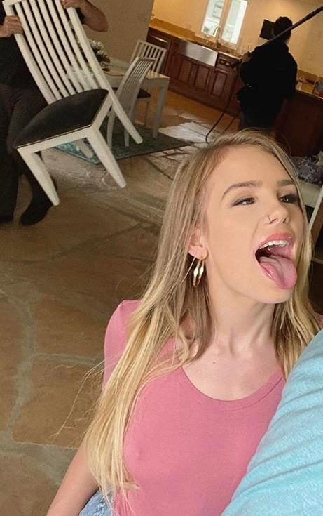 Yes daddy? | Scrolller