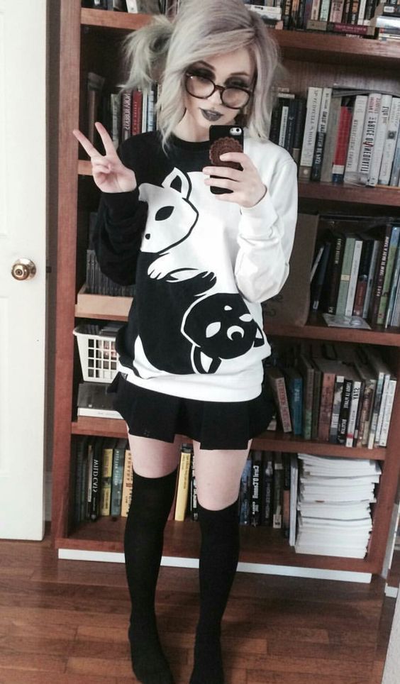 Ying Yang Kitties | Scrolller