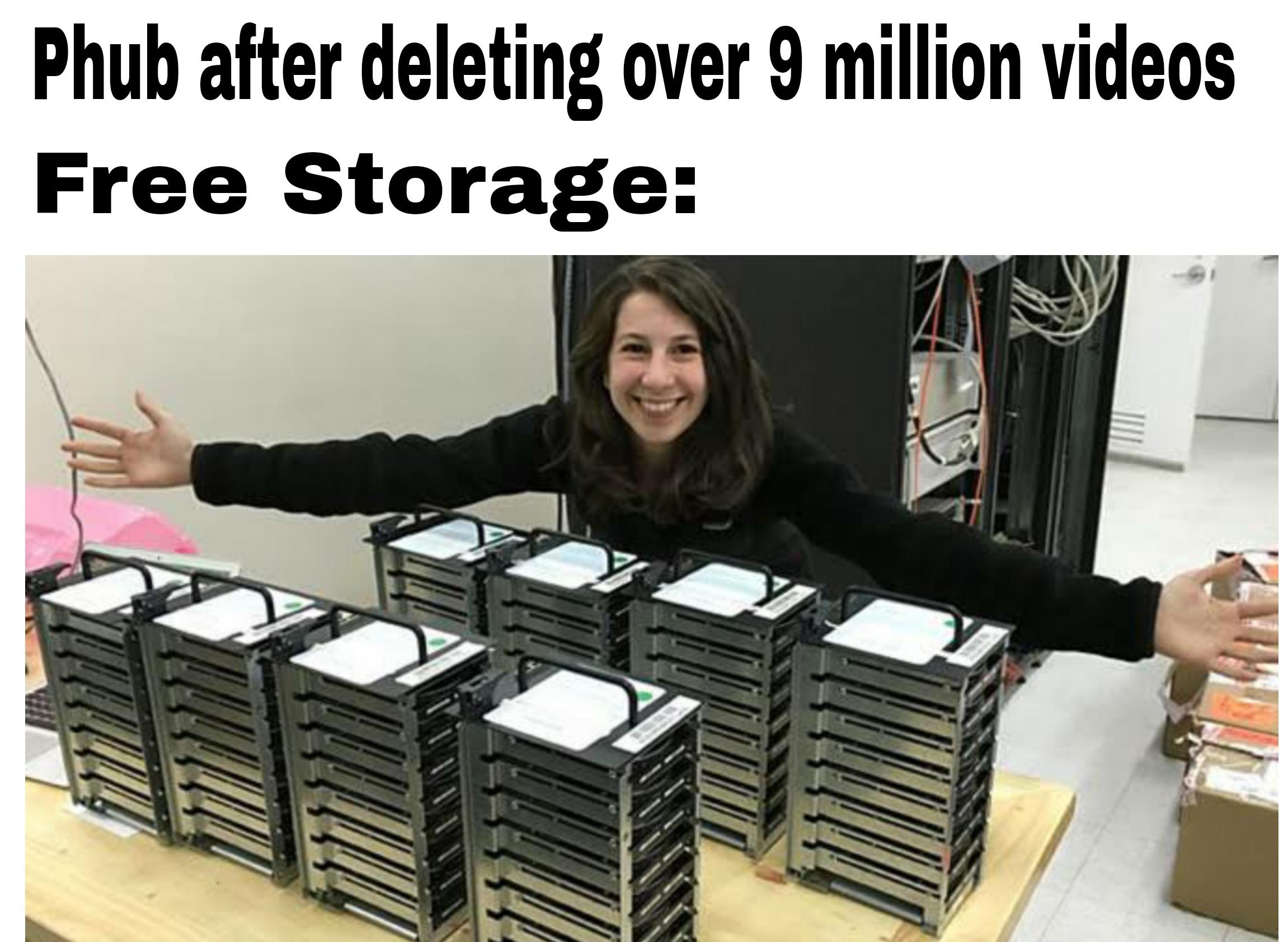 Yo mama so fat , phub had to free storage to upload her. | Scrolller