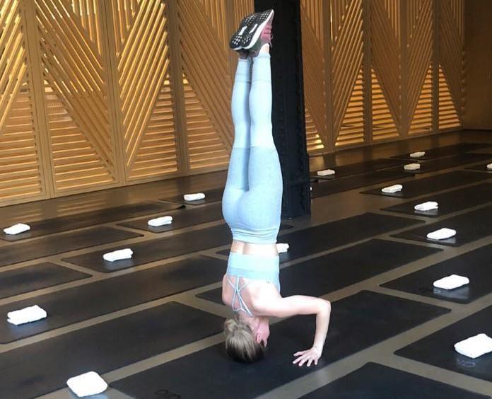 Yoga Headstand | Scrolller