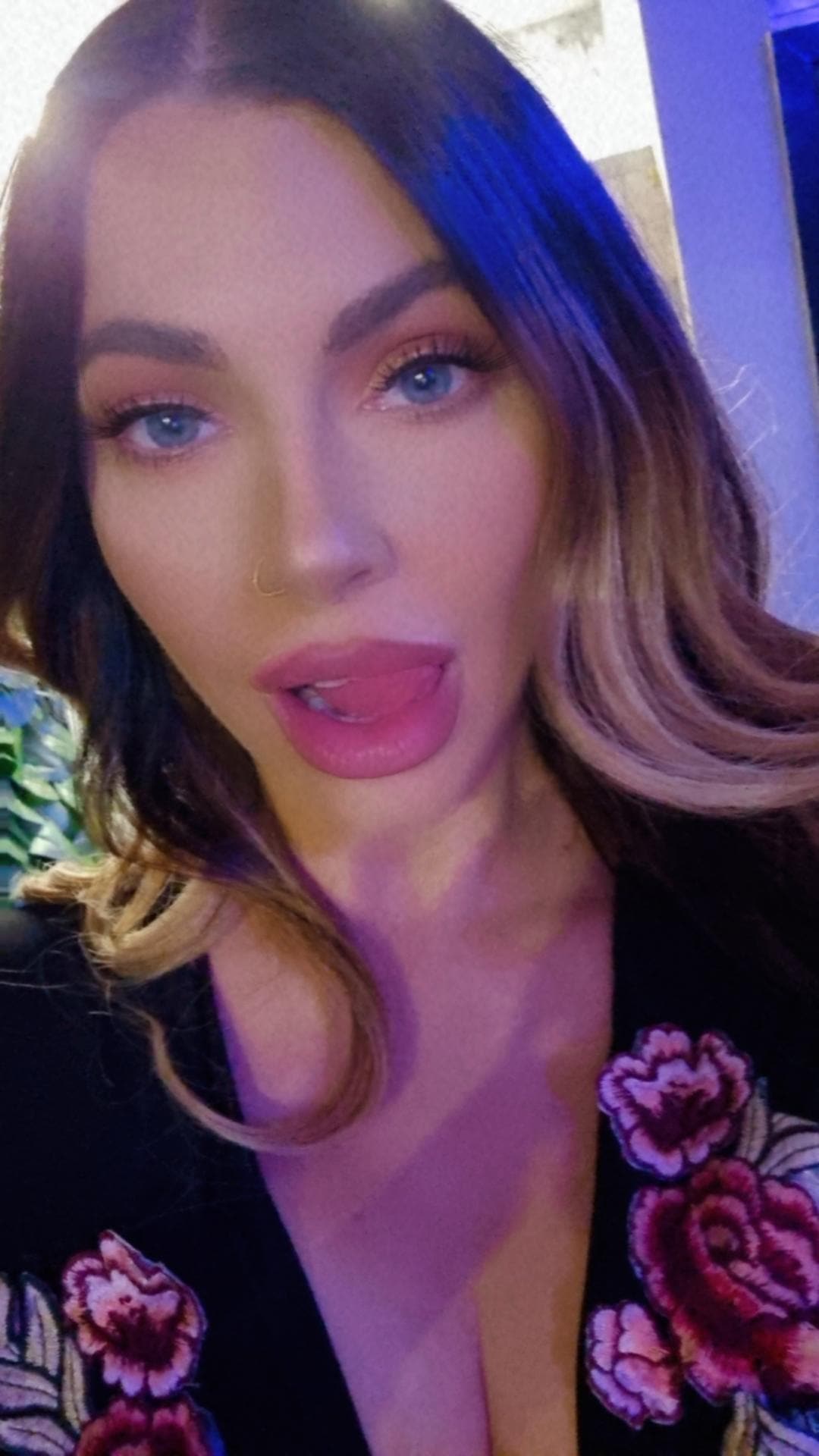 You Like My Eyes Scrolller