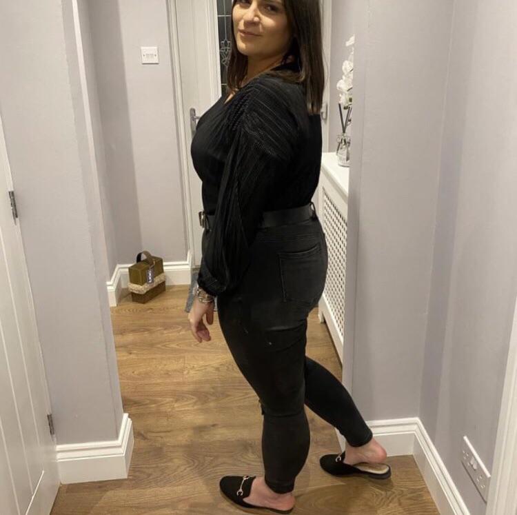 You want to see inside these shoes ? | Scrolller