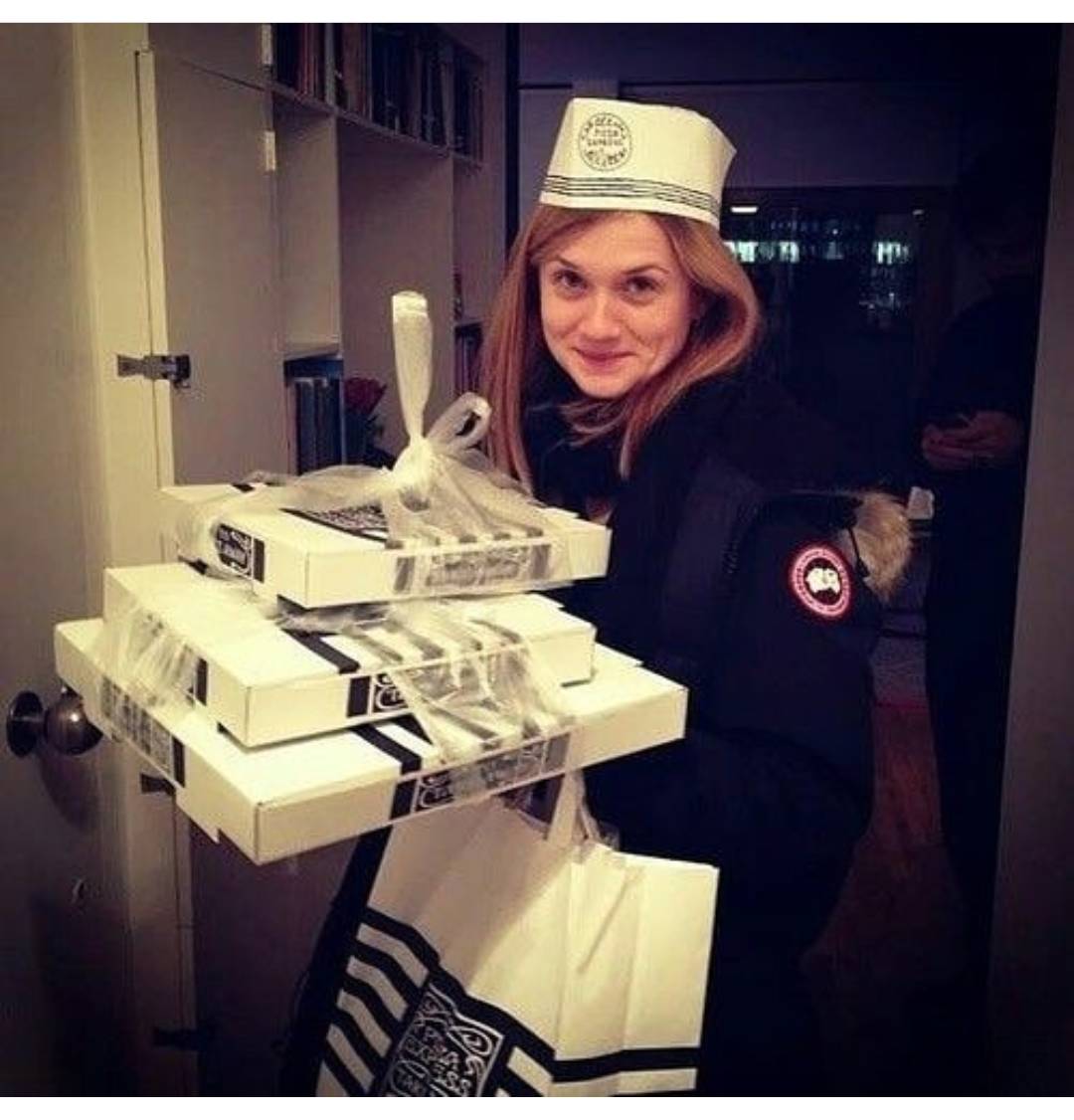 "Your food delivery is here!" :) | Scrolller