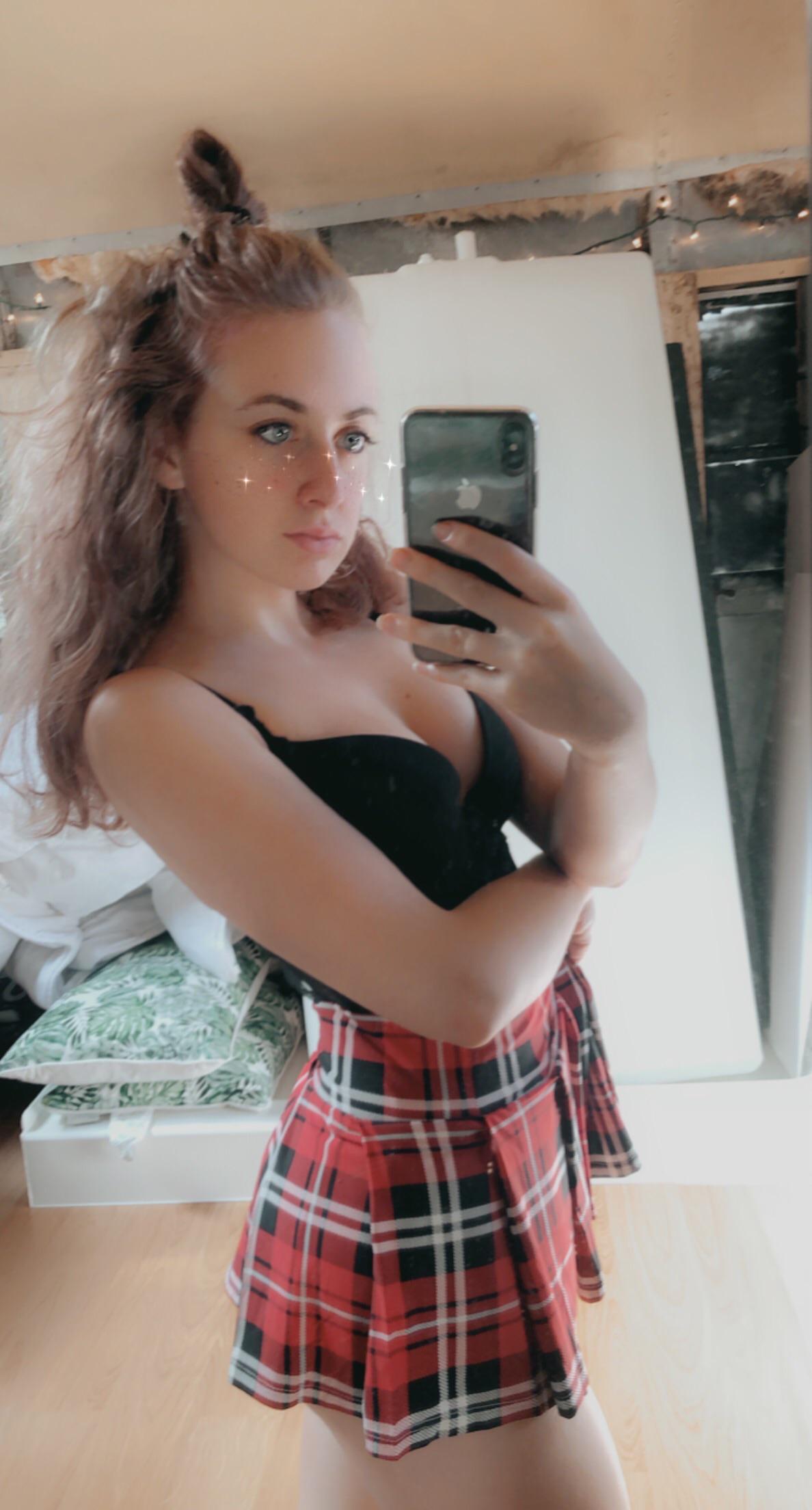 Your little domme is tiny but mighty 😈 | Scrolller