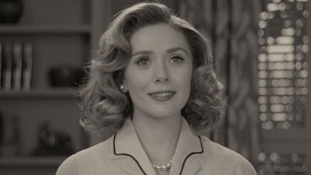 Your Step Mom Elizabeth Olsen Asks You If She Looks Beautiful Today