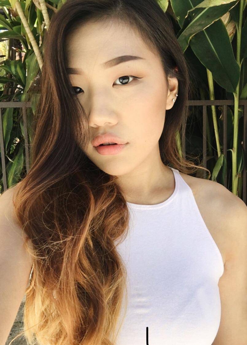 Yu Jin Joi | Scrolller