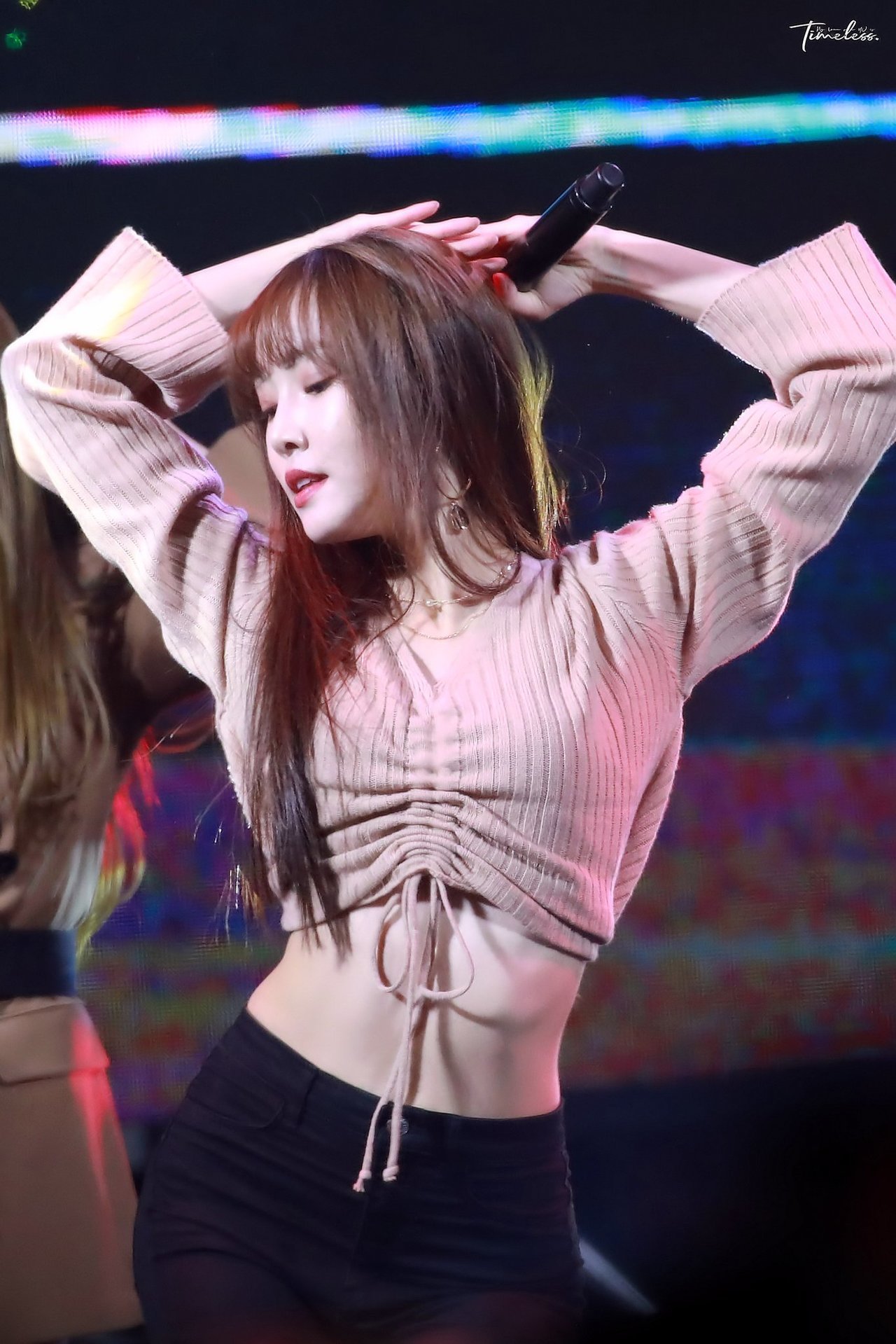 Yuju Pose | Scrolller