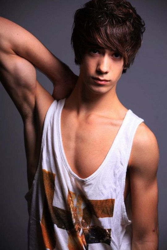 Yummy Fit Twink | Scrolller