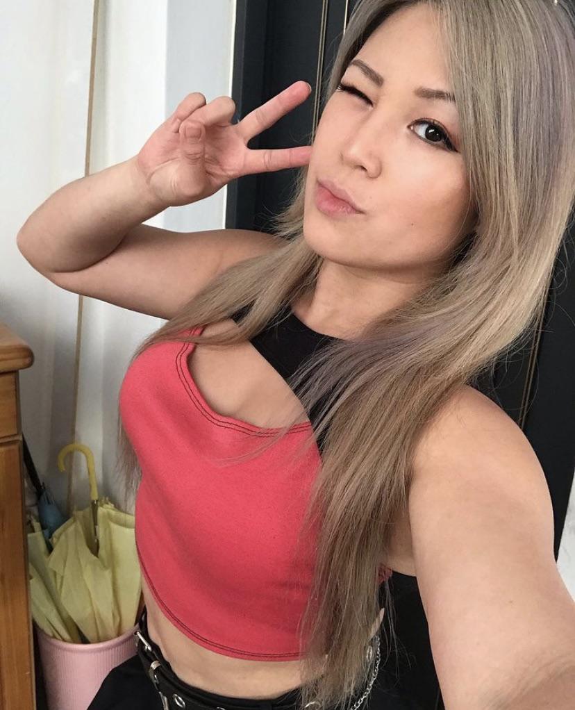 Zeda Zhang | Scrolller