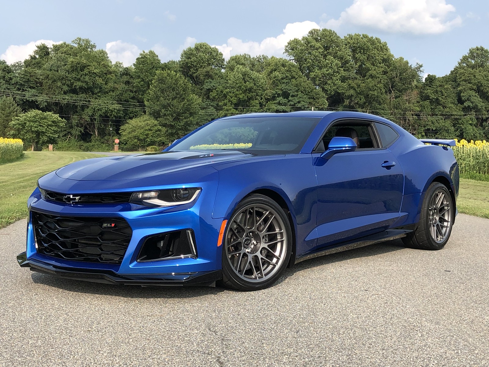 ZL1 Looking Sharp On a 19x11" Square Setup | Scrolller