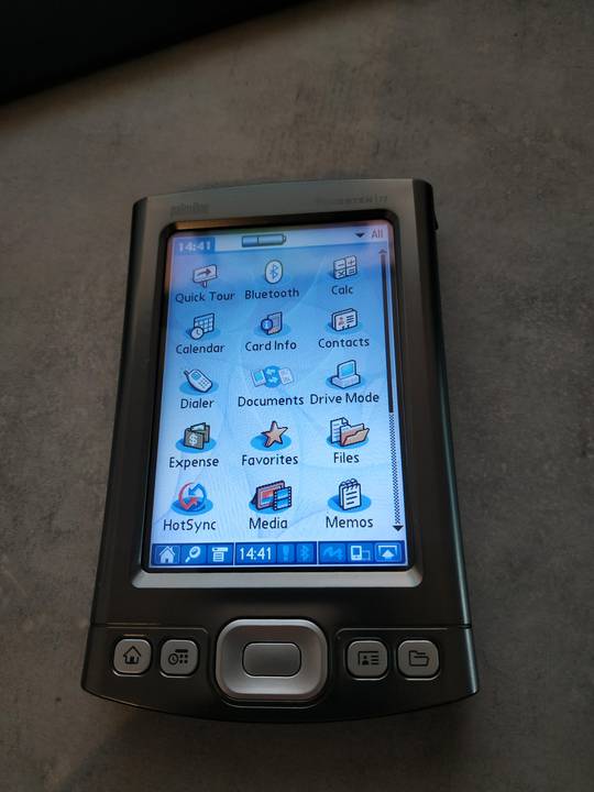 16 years later, and it still runs... PalmOne Tungsten T5 PDA [OC, OS ... 16 years later, and it still runs... PalmOne Tungsten T5 PDA [OC, OS ...