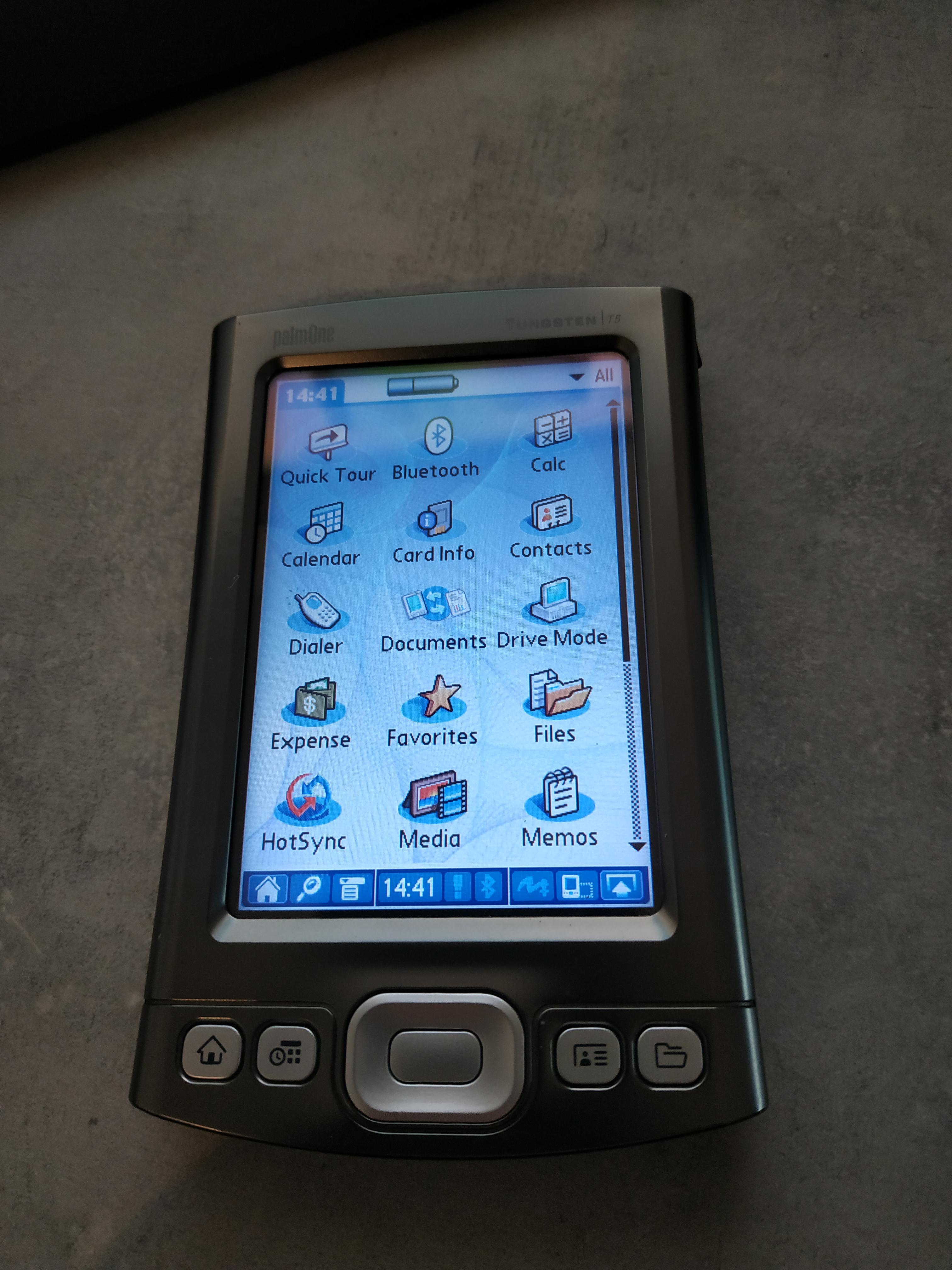 16 years later, and it still runs... PalmOne Tungsten T5 PDA [OC, OS, 4032x3024] | Scrolller