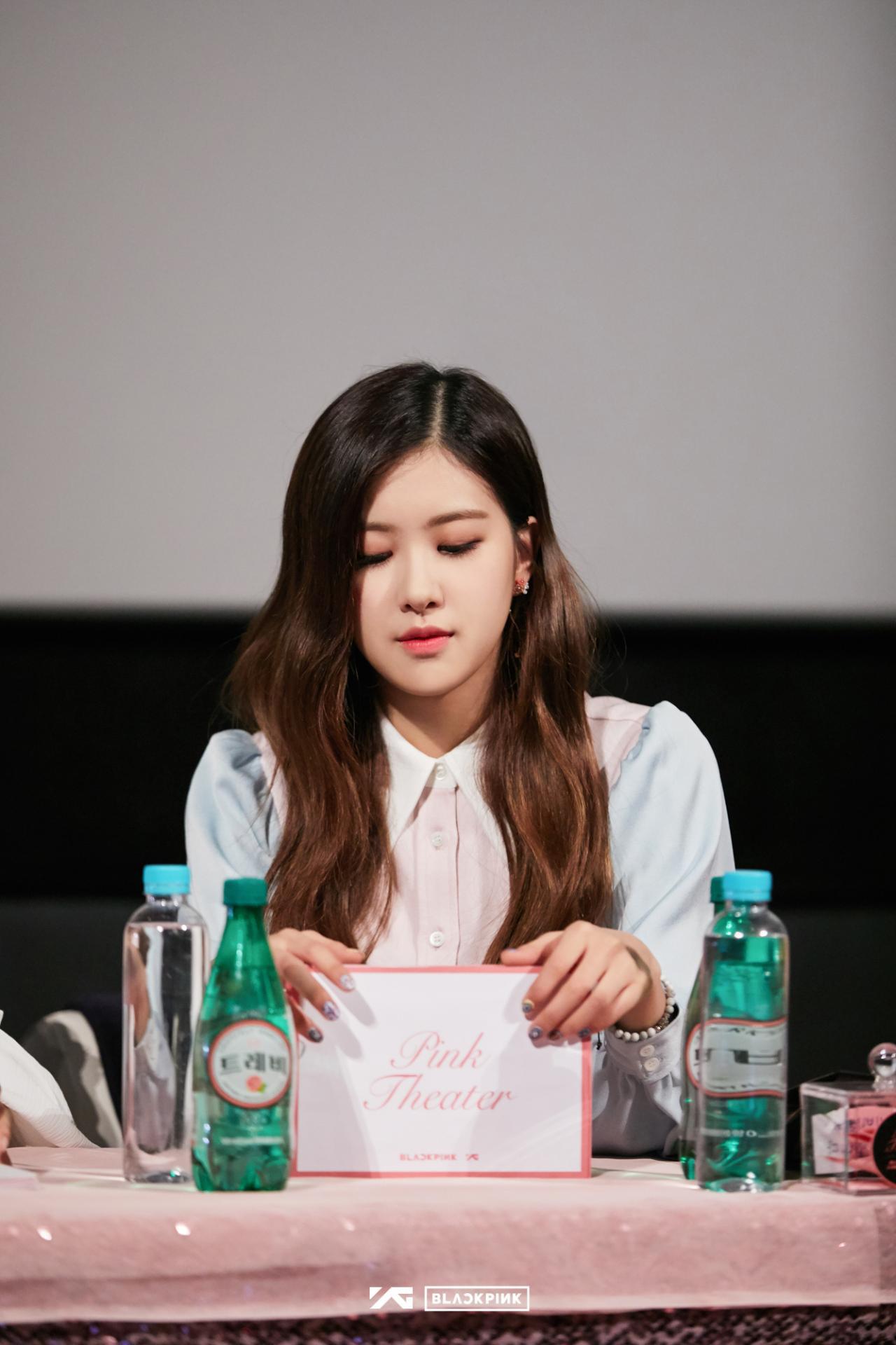 170808 Rosé | Scrolller