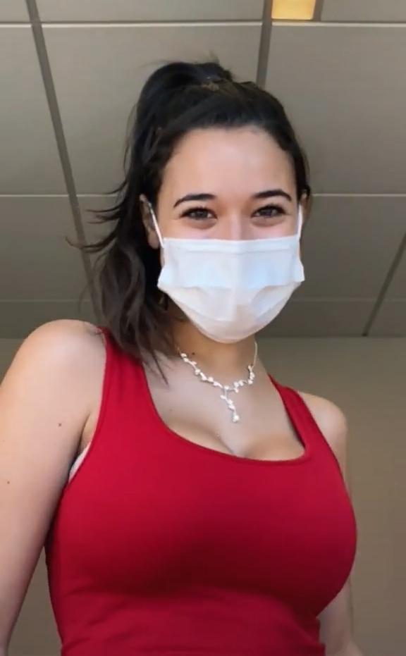 [18/f] Me taking a mask selfie, trying my best to look cute while hiding half my face | Scrolller