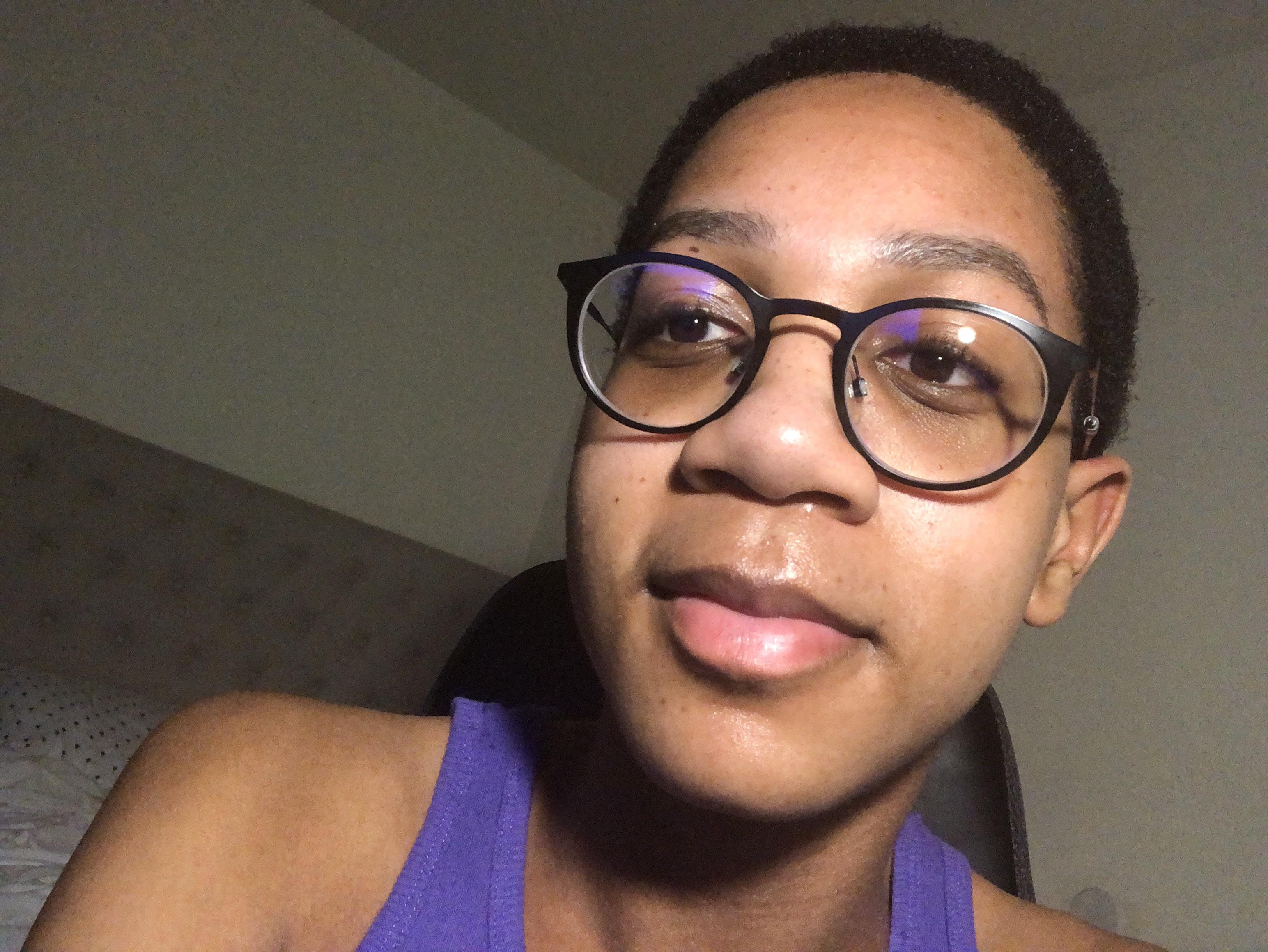 [18] hello everyone! :) | Scrolller