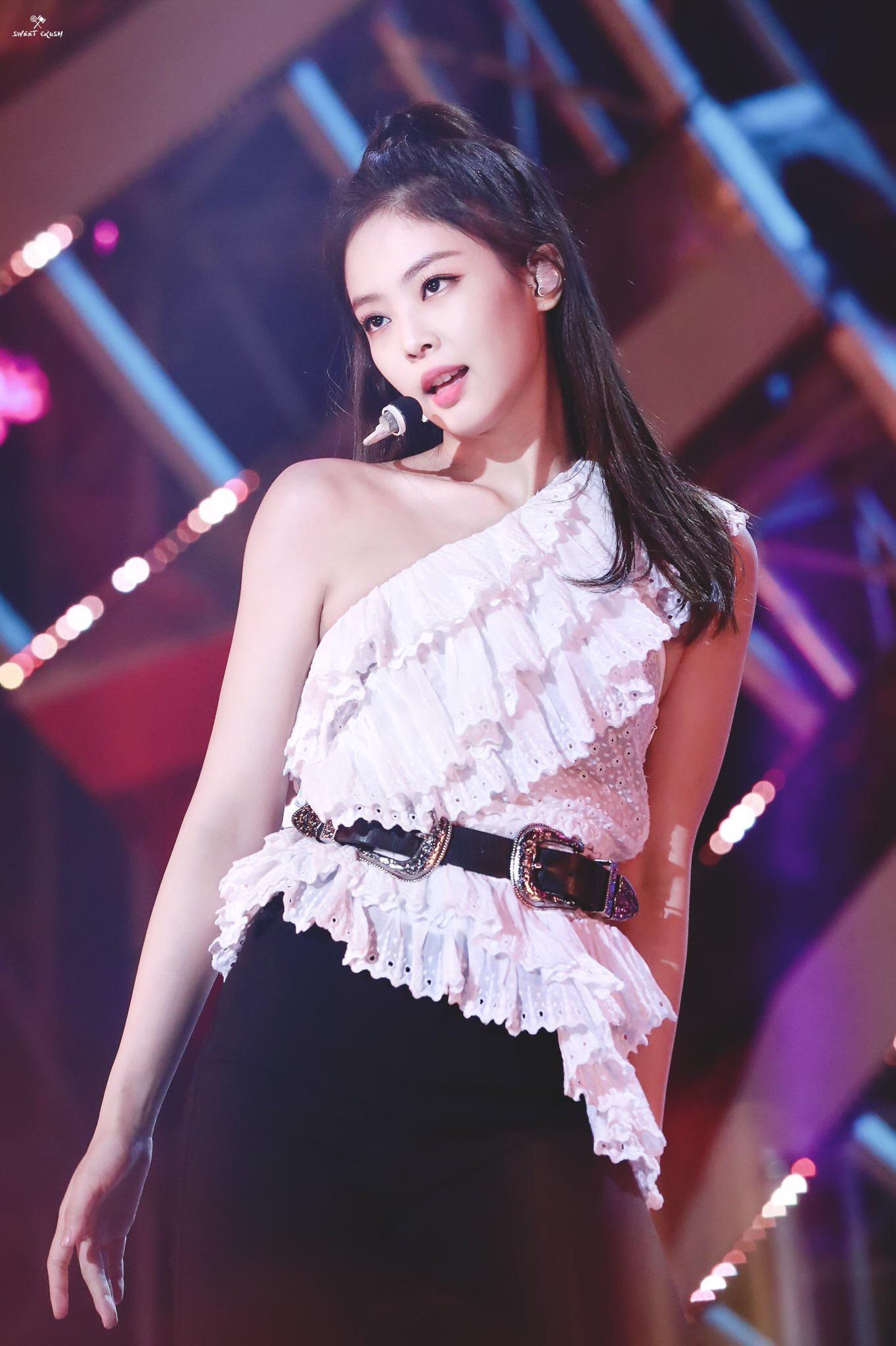 181014 Jennie | Scrolller