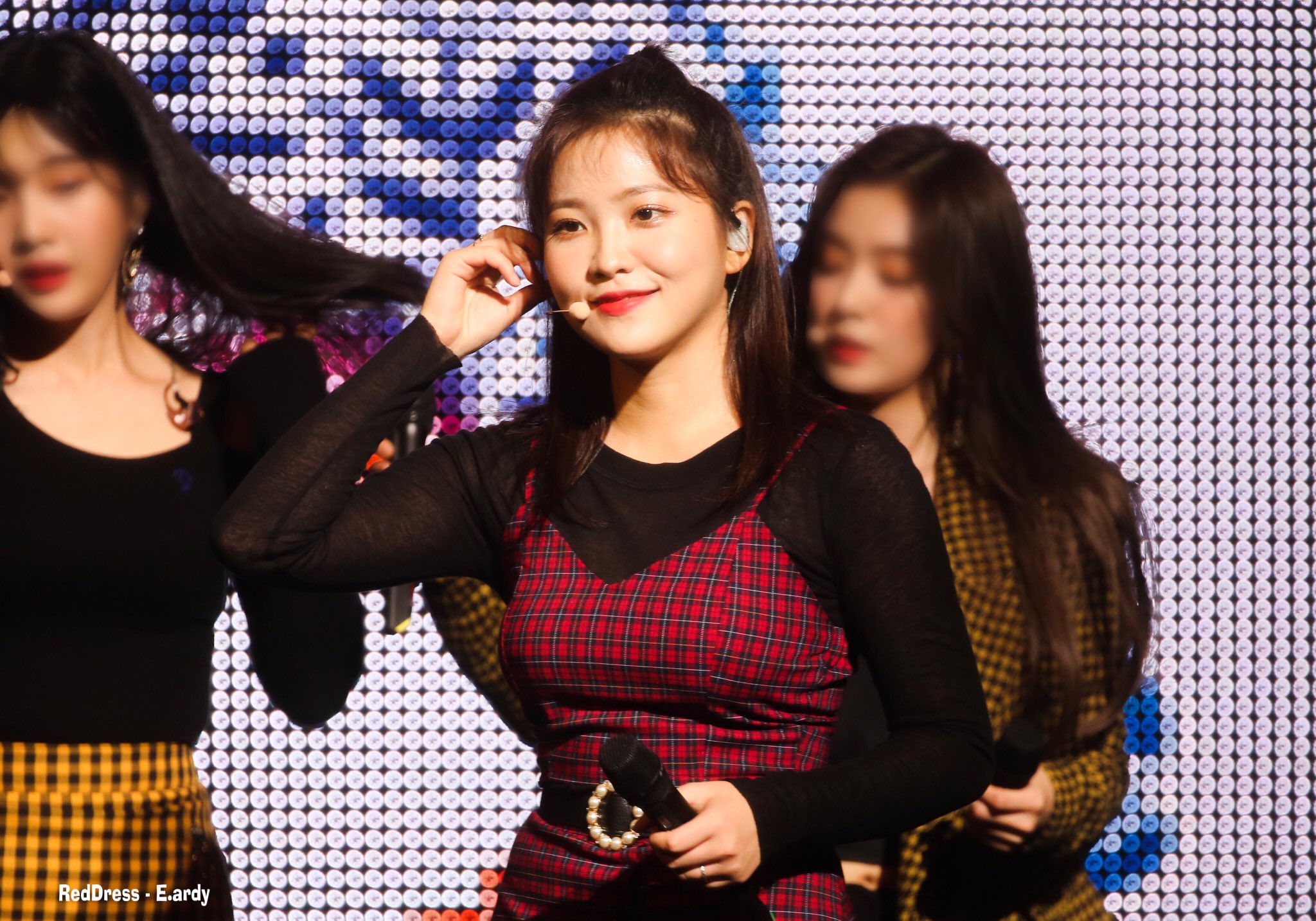 181106 Yeri | Scrolller