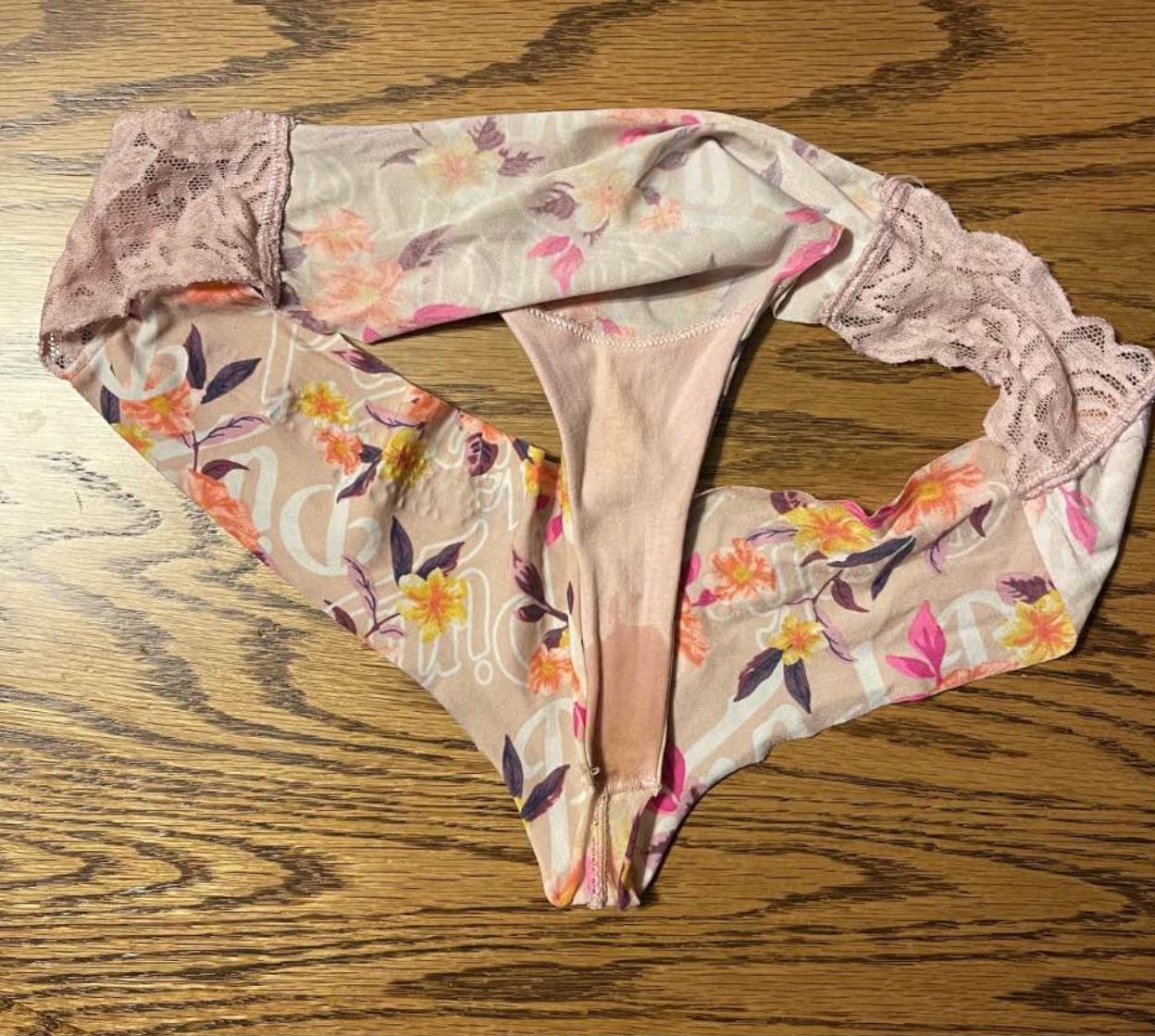 18yo daughters still wet thong 🤤 | Scrolller