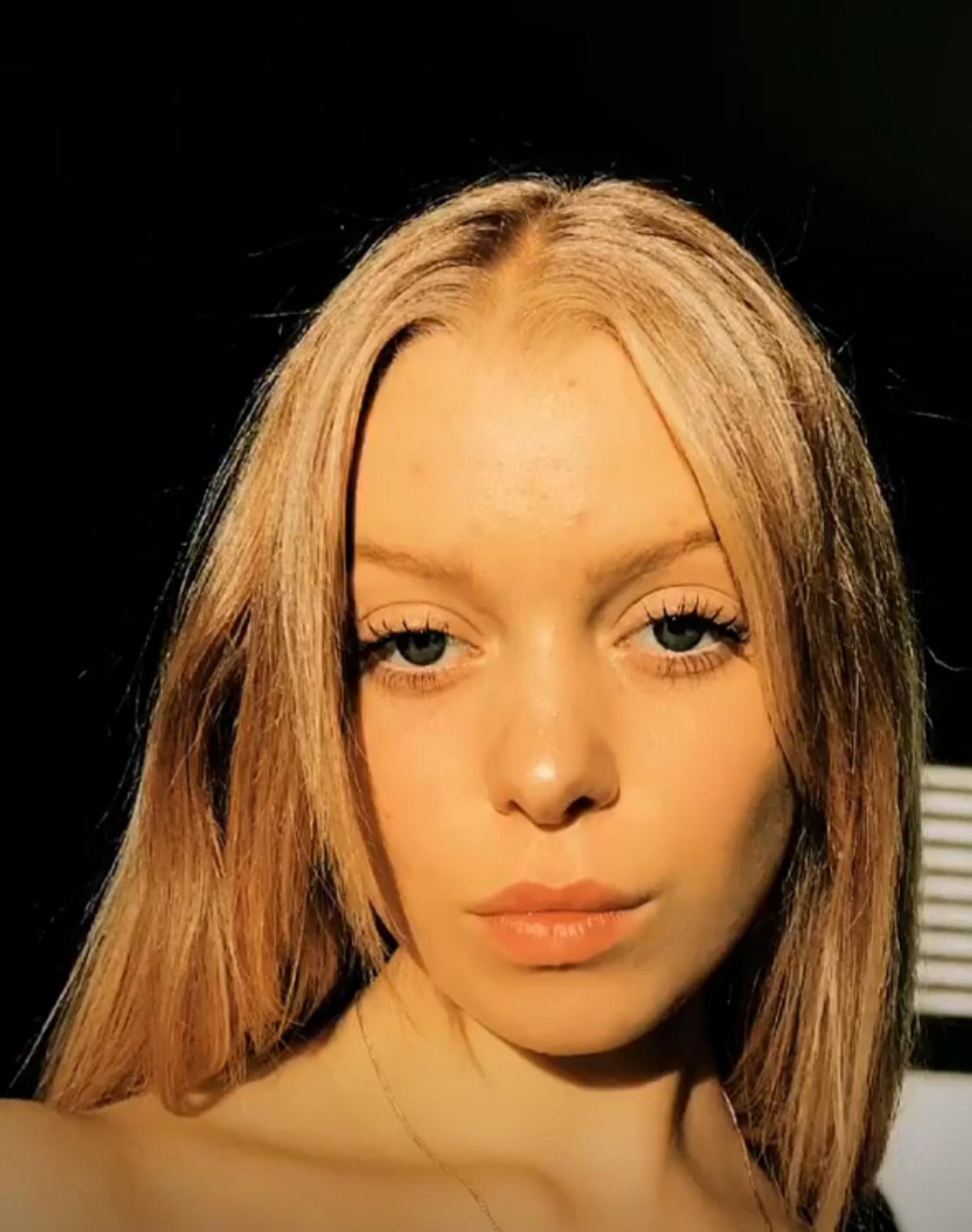 19 y/o sis | Scrolller