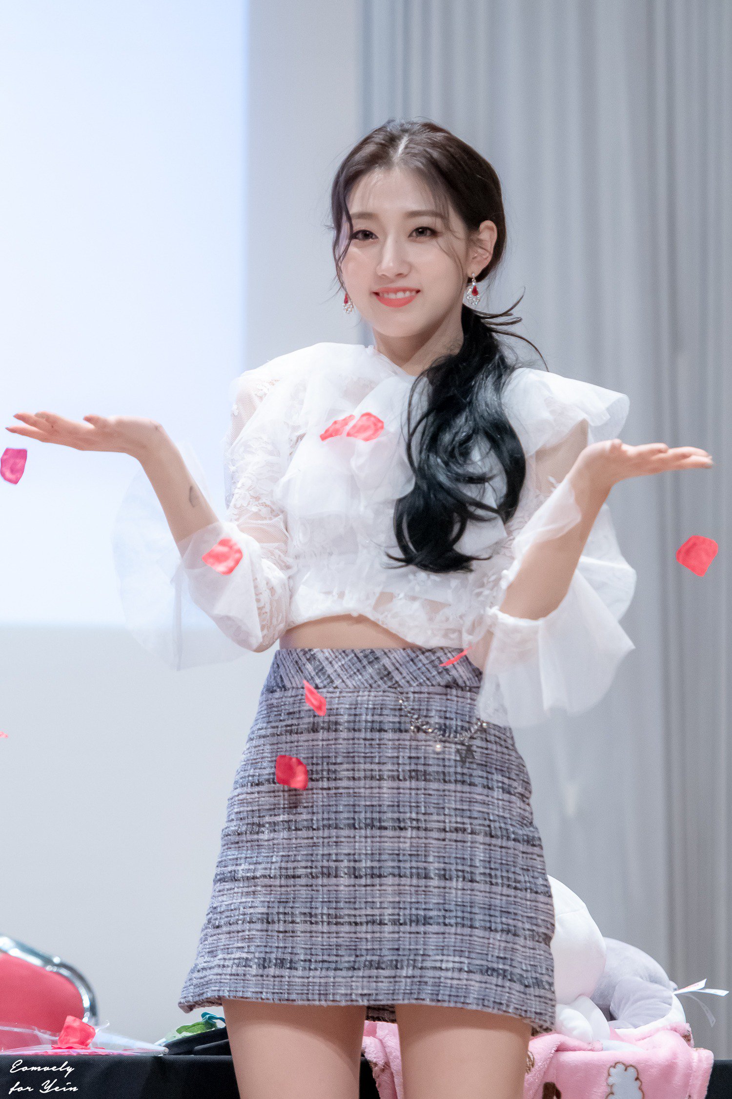 190112 Yein | Scrolller