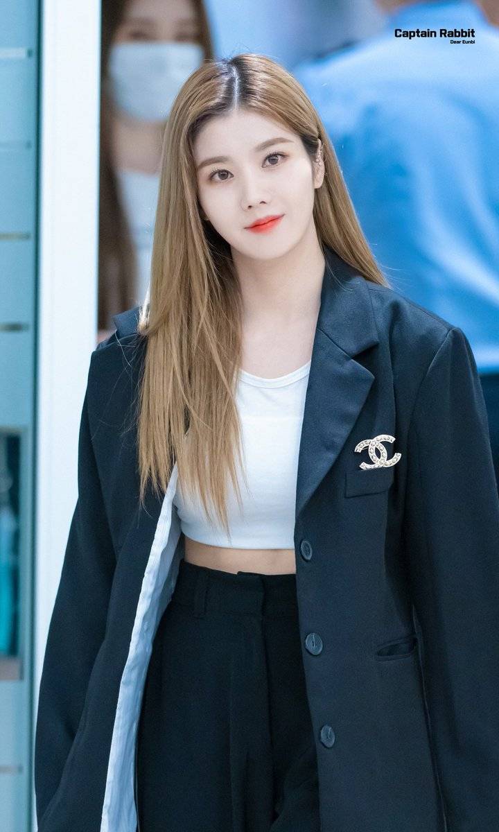 190520 Eunbi | Scrolller