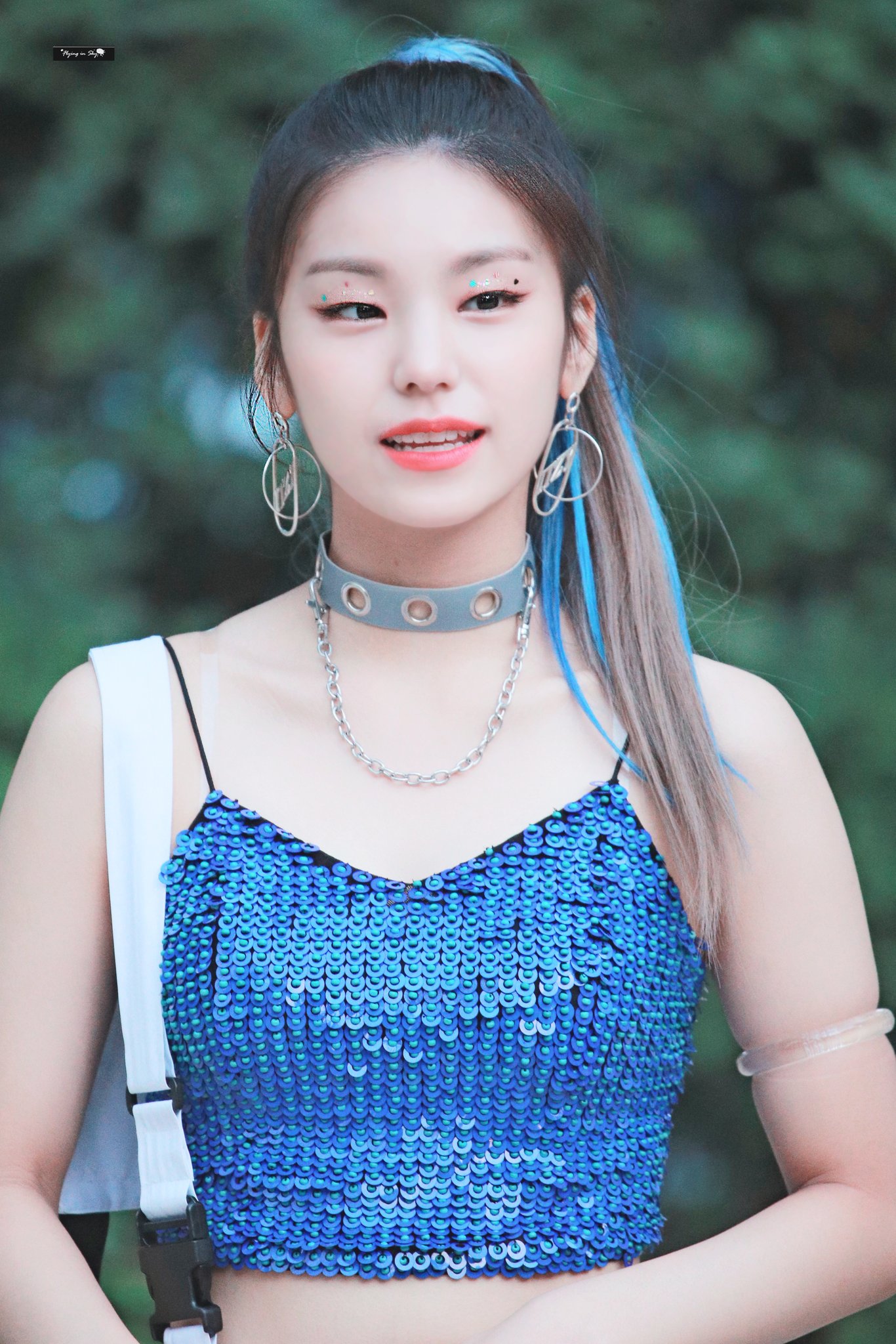190802 Yeji | Scrolller