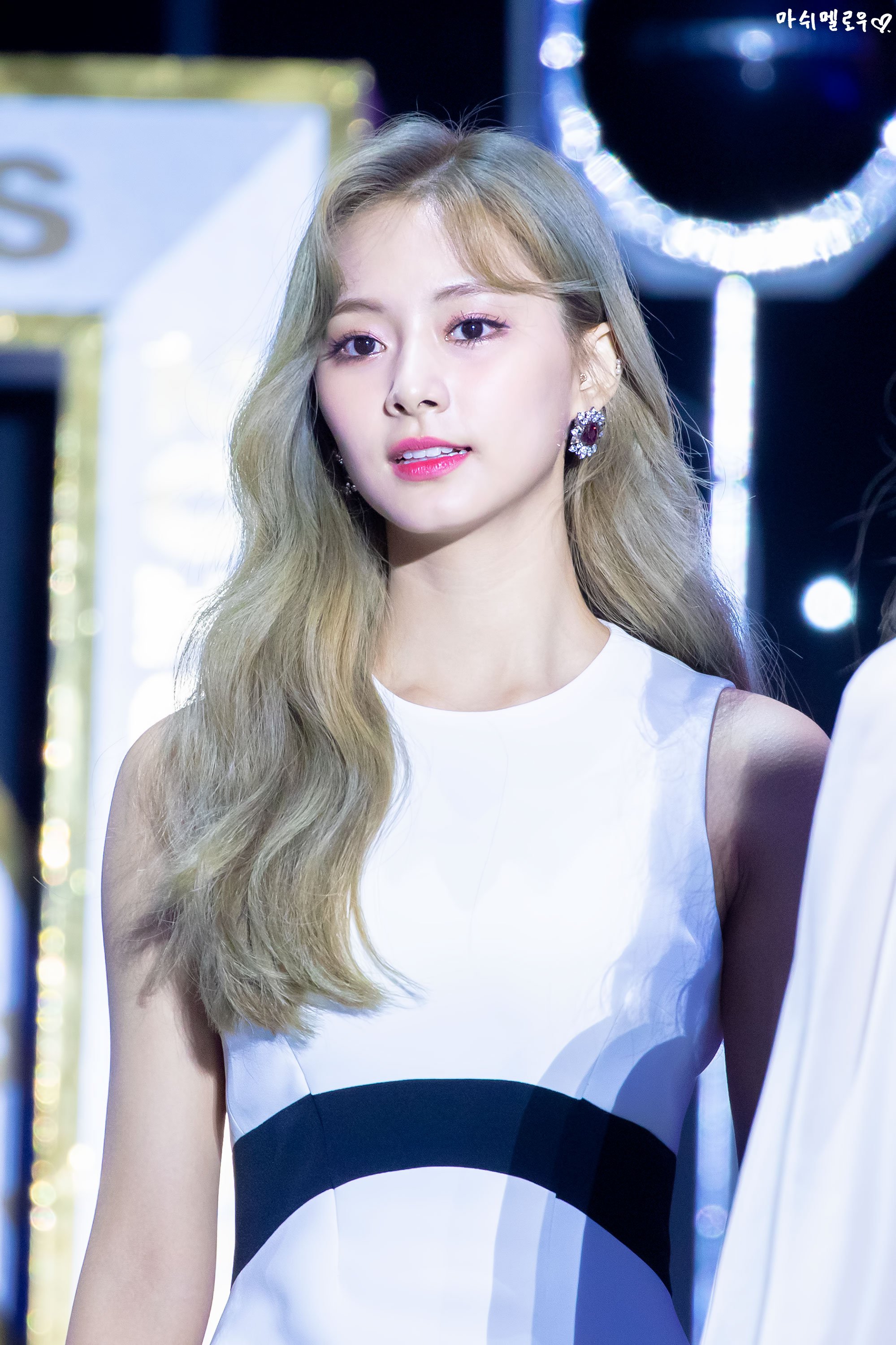 190822 - Overwhelmingly beautiful Tzuyu | Scrolller