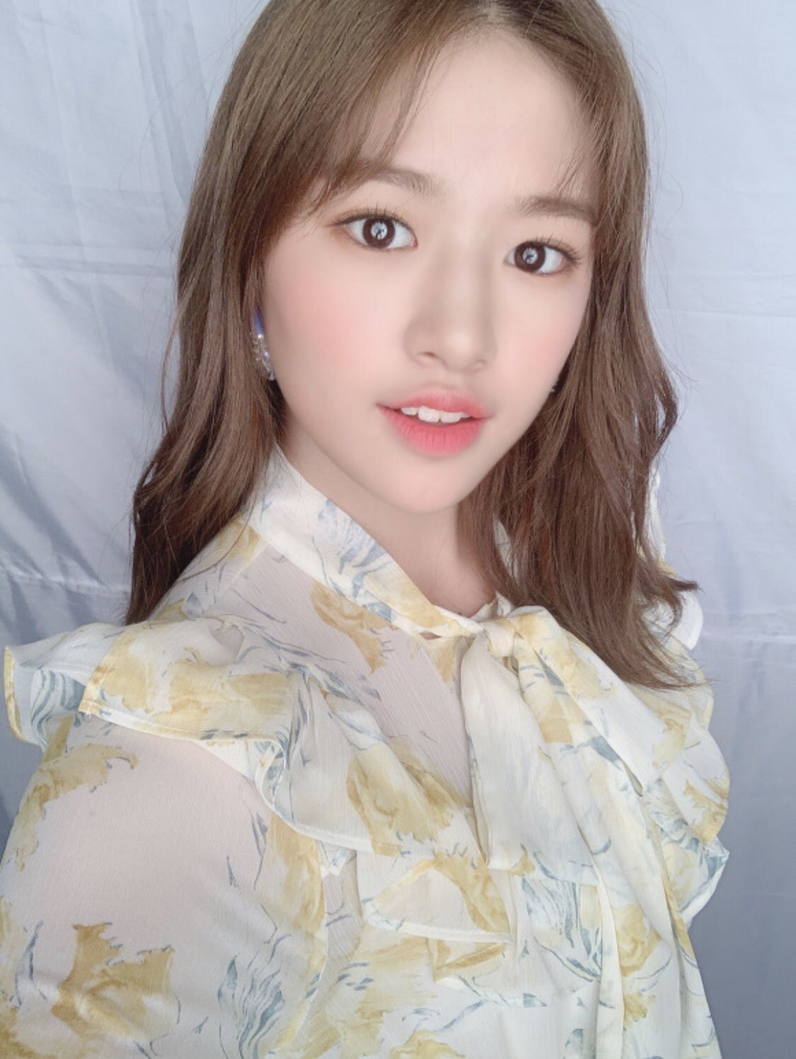 190912 IZ*ONE Fancafe Update | Scrolller